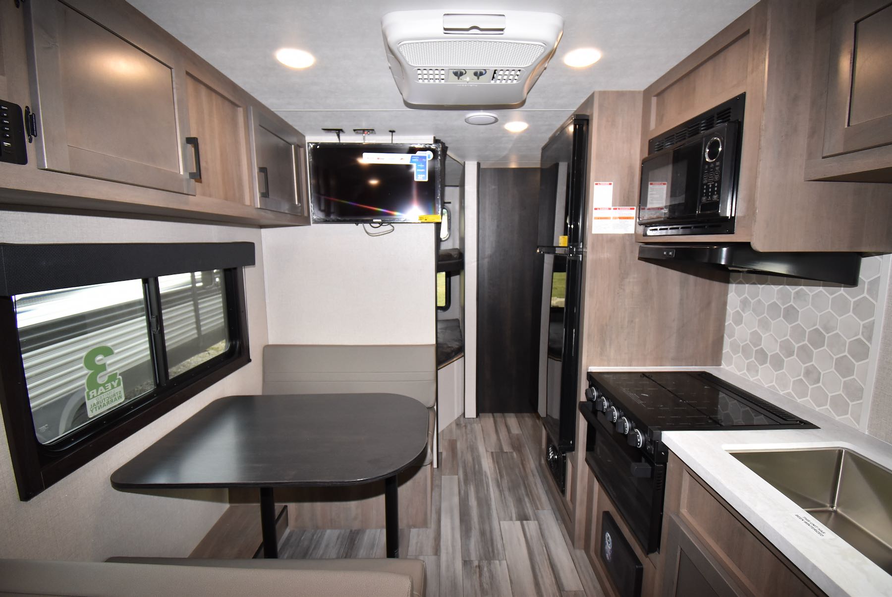 NEW 2024 Starcraft Autumn Ridge 20MB - Christie's RV