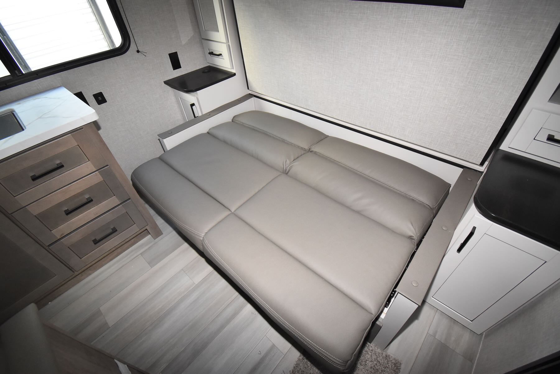 NEW 2025 Starcraft Autumn Ridge 20MB - Christie's RV