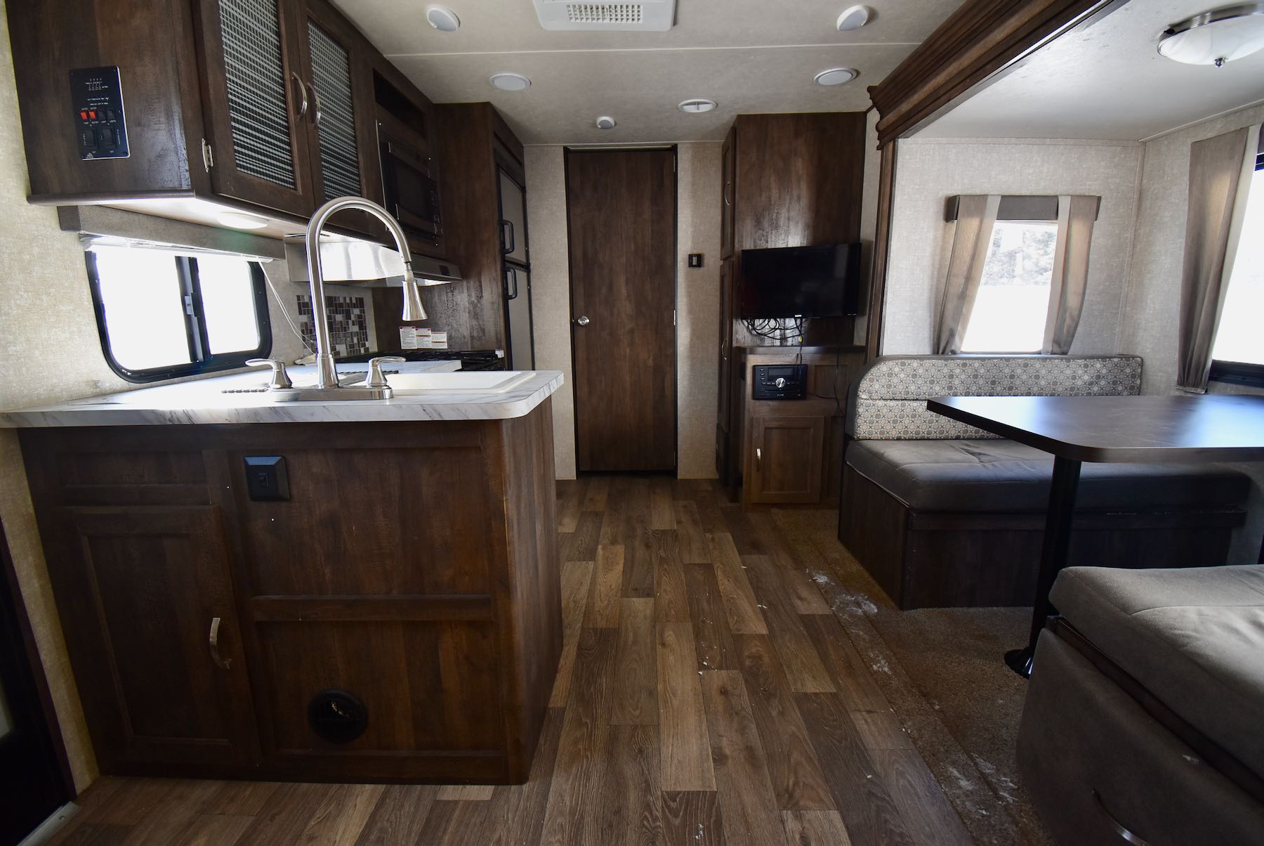 New 2017 Forest River Vibe EL 21FBS - Christie's RV