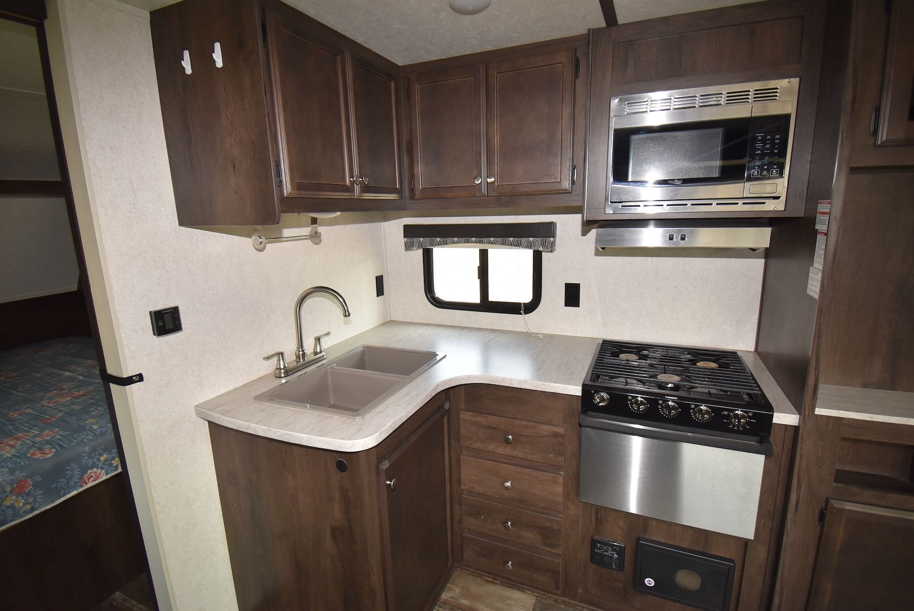 USED 2019 Starcraft Autumn Ridge 21RBS - Christie's RV