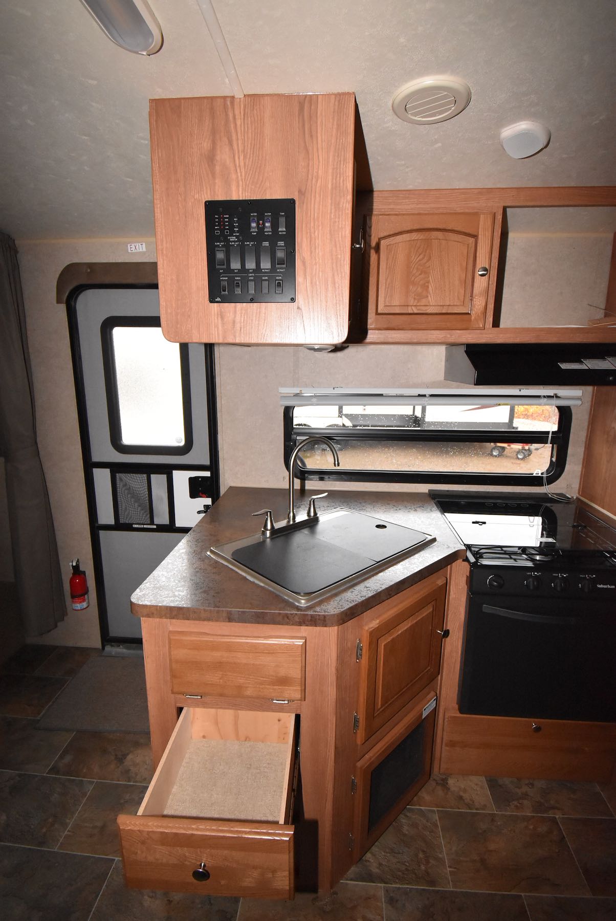 USED 2015 Forest River Rockwood Mini Lite 25040S - Christie's RV