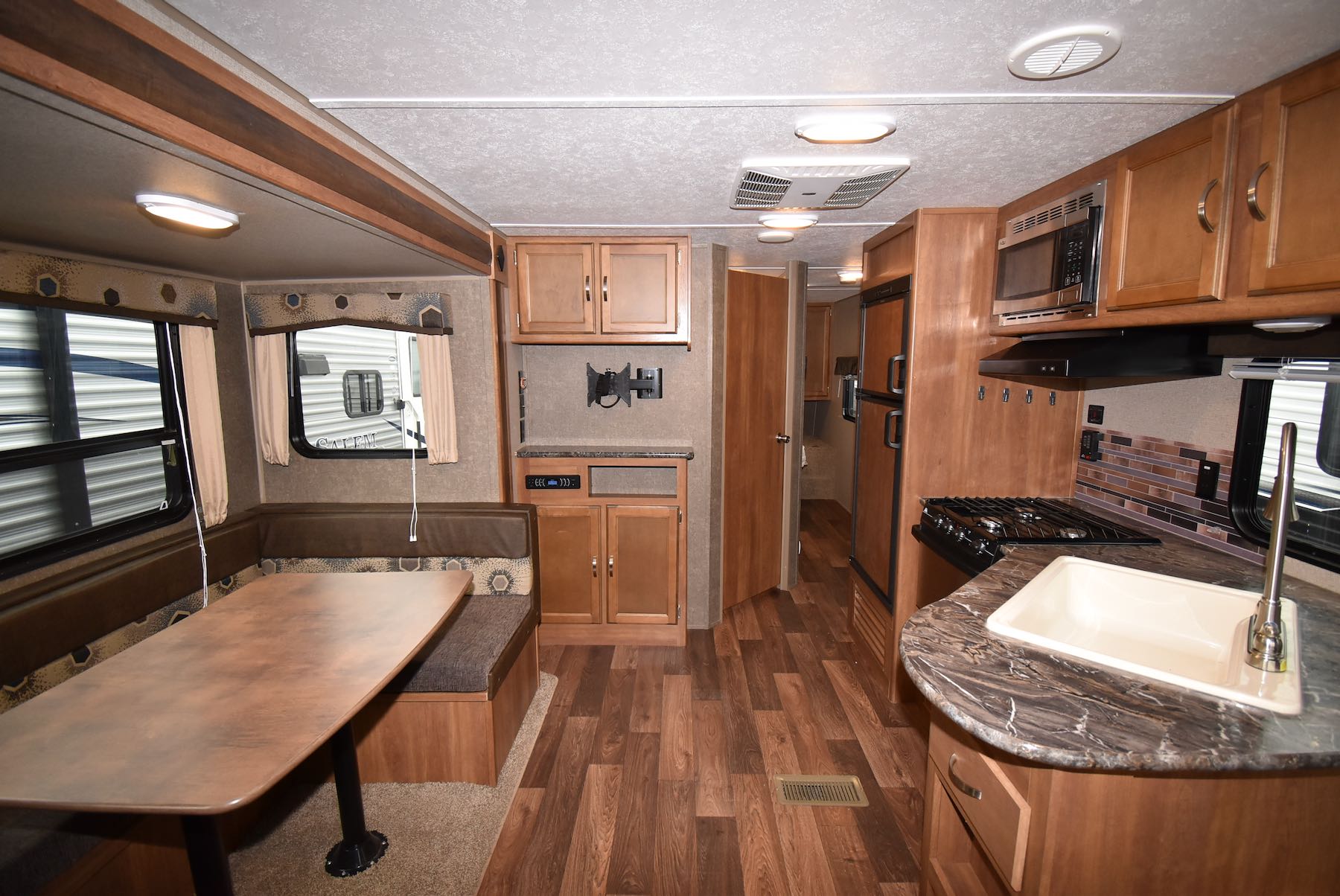 USED 2017 Keystone Springdale Summerland TT 2570RL - Christie's RV