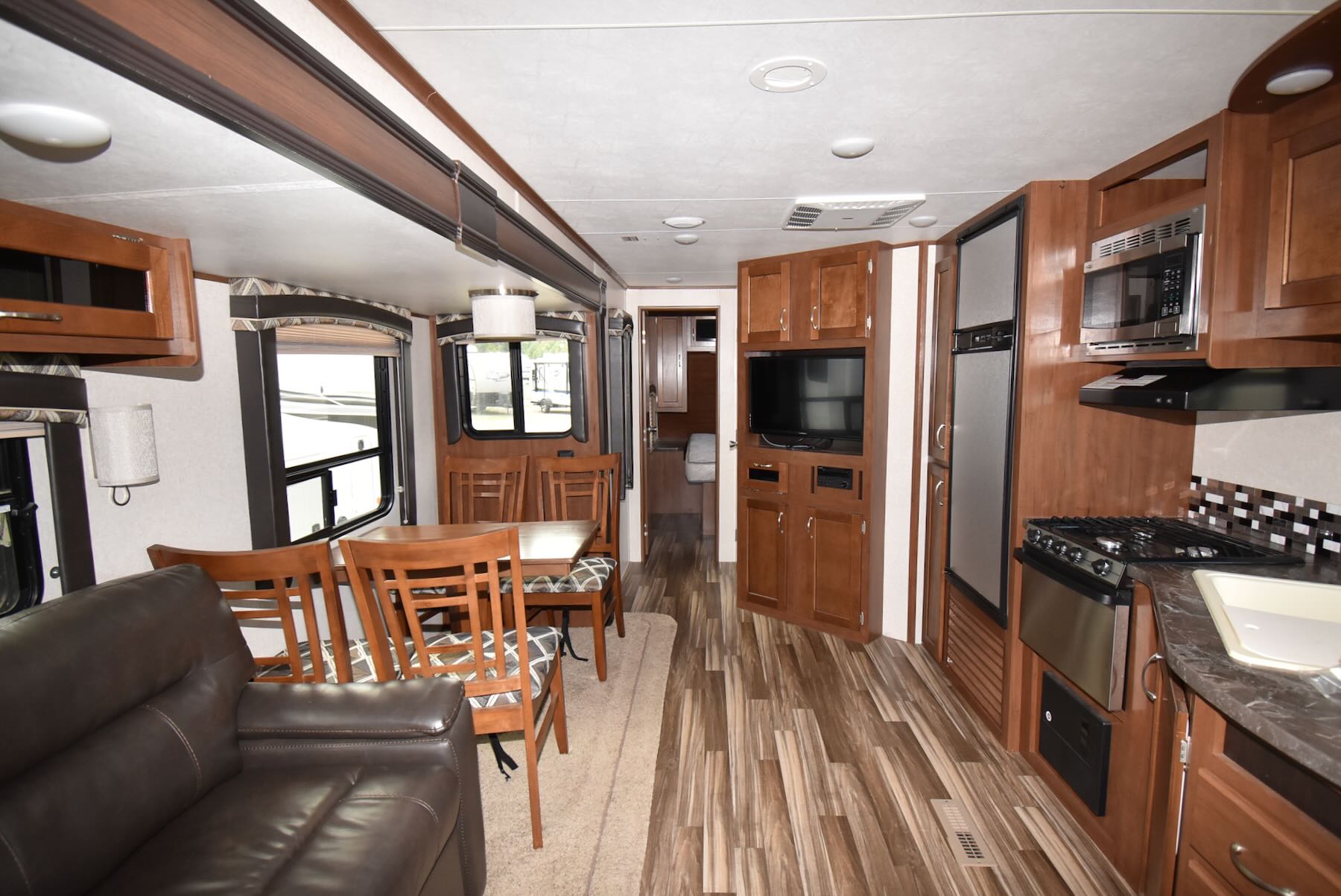 NEW 2017 Jayco Jay Flight 28RLS - Christie's RV