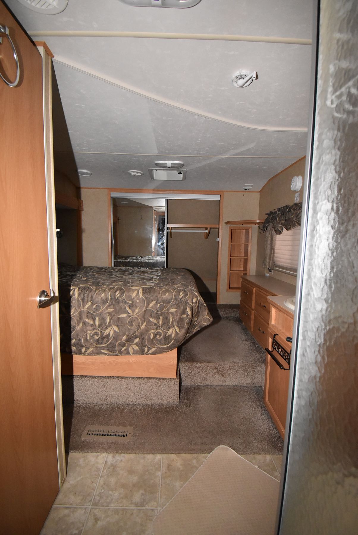 USED 2008 Crossroads Cruiser CrossForce 33MK - Christie's RV
