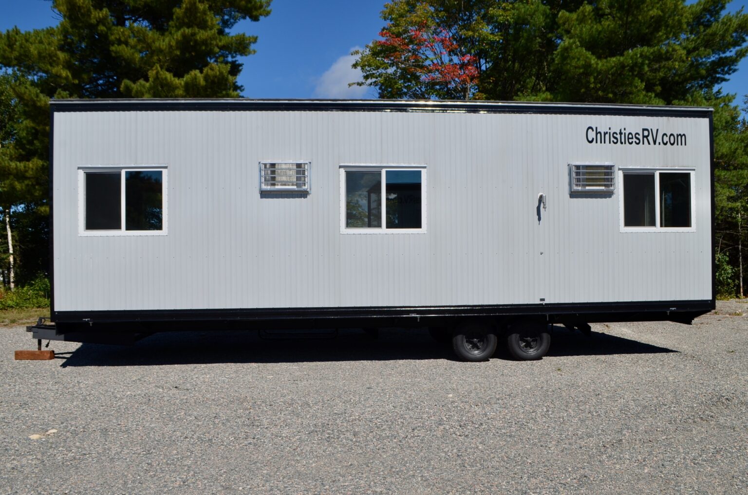 Benefits of a Mobile Office Trailer For a Construction Site - Christie's RV